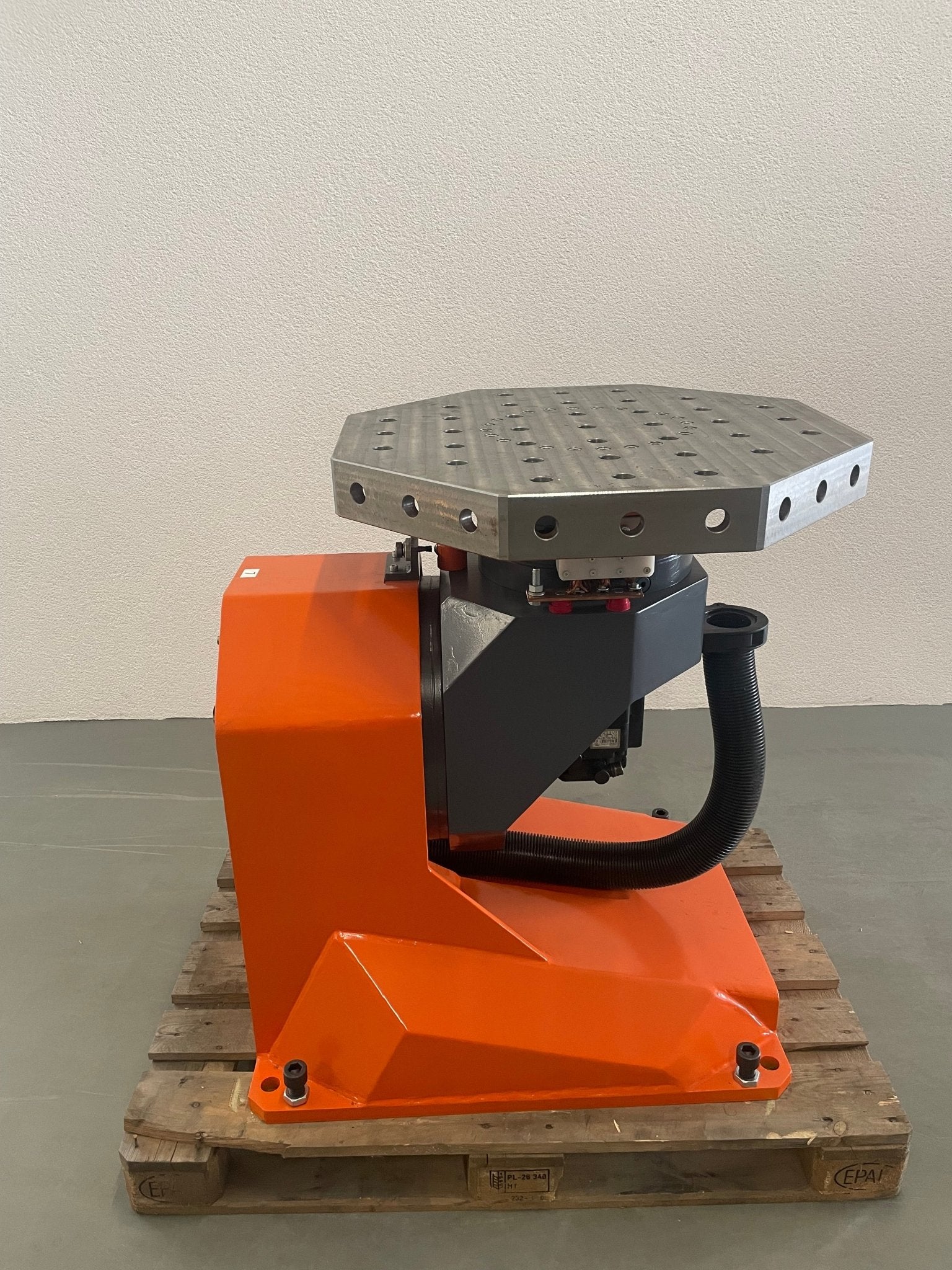 2-axis positioner for KUKA industrial robots - KLEMA Maschinenhandel